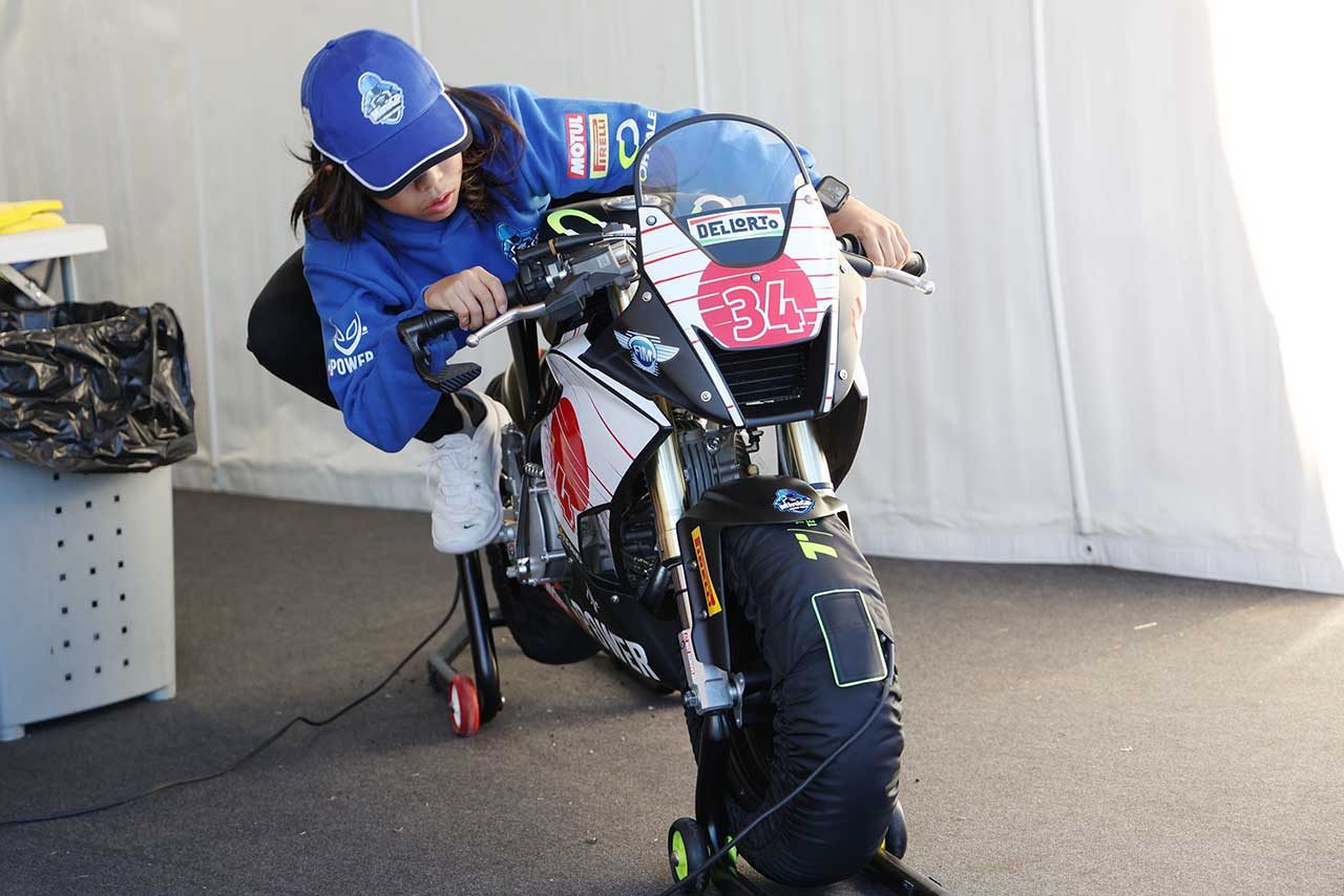 OHVALE 160 GP-0に跨る国立和玖選手 | autosport web