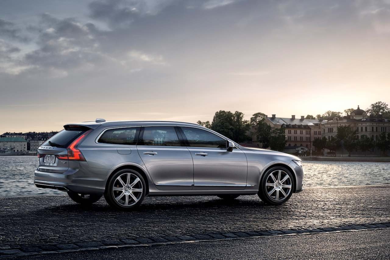 新世代ボルボ第2弾『S90／V90／V90クロスカントリー』の3車種を発売 | autosport web