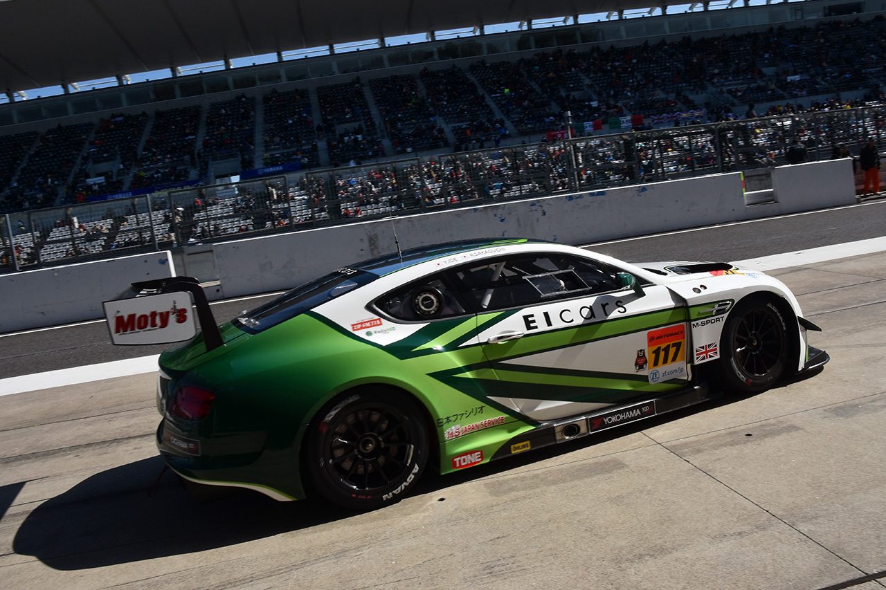 鈴鹿ファン感：GT3／JAF-GTカーが鈴鹿を走行。レアなNSX GT3も | autosport web