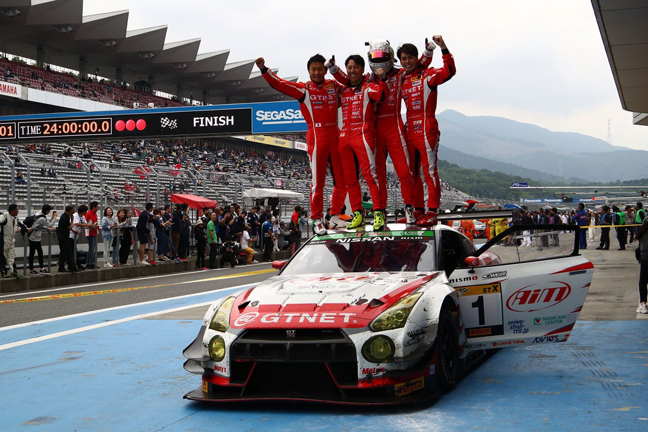 スーパー耐久第3戦富士24時間：300号車との争いを制し1号車GTNET GT3 GT-RがSUPER TEC連覇を達成 | autosport web