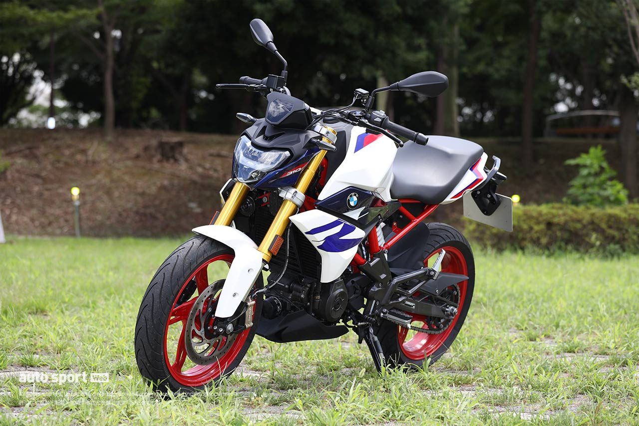BMW『G310R』』初心者もベテランのライダーも注目！ 誰もが楽しめるBMWの入門編／葉月美優のバイク通信 | autosport web