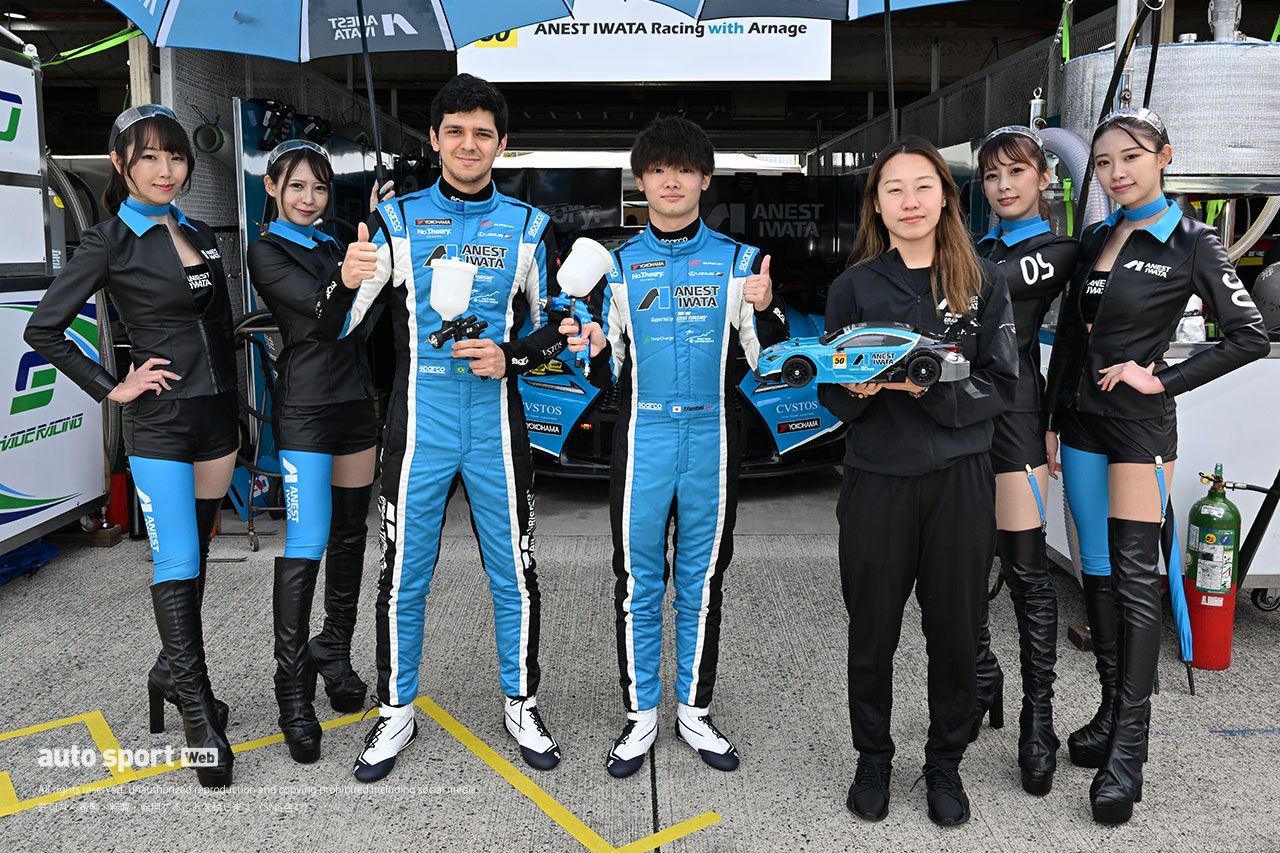 全部見せます。2023年スーパーGTドライバーたちのレーシングスーツ姿＆レースクイーン（2） | autosport web
