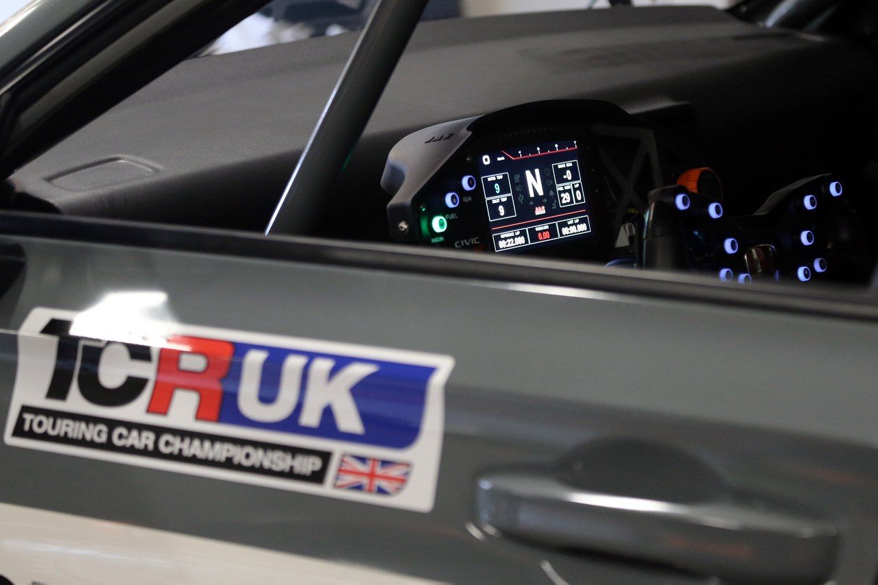 『FL5型ホンダ・シビック・タイプR TCR』がイタリアで初勝利。今後は北米IMSAや中国にも参戦へ | autosport web