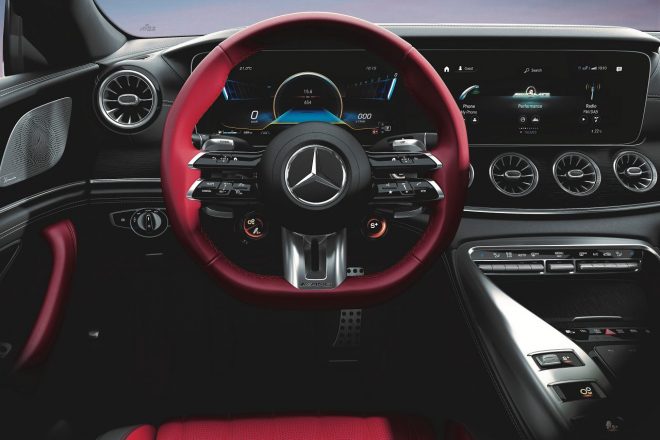 ニッサン・スカイライン400R（インテリア、内装色：ブラウン） | ニッサン・スカイライン、400Rへのミッドナイトパープル追加など一部仕様 ...