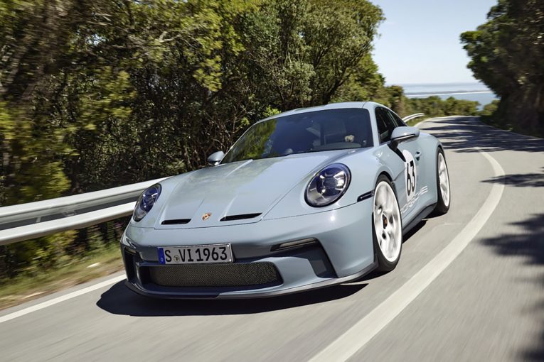 911の60周年を記念する『ポルシェ911 S／T』受注開始。最軽量ボディとMT採用、限定1963台 | クルマ | autosport web