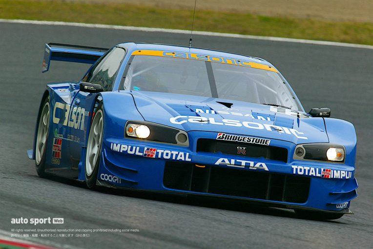 『ニッサン・スカイラインGT-R（BNR34型／JGTC GT500／2003年）』伝統を捨て手にした“最後”の王座【忘れがたき銘車たち】 | autosport web
