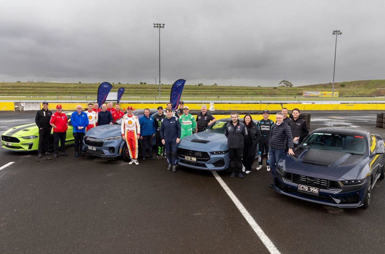 フォードCEOが豪州へ。最新Gen3マスタングをドライブ「現代レースカーで最高峰の楽しさ」／RSC | autosport web