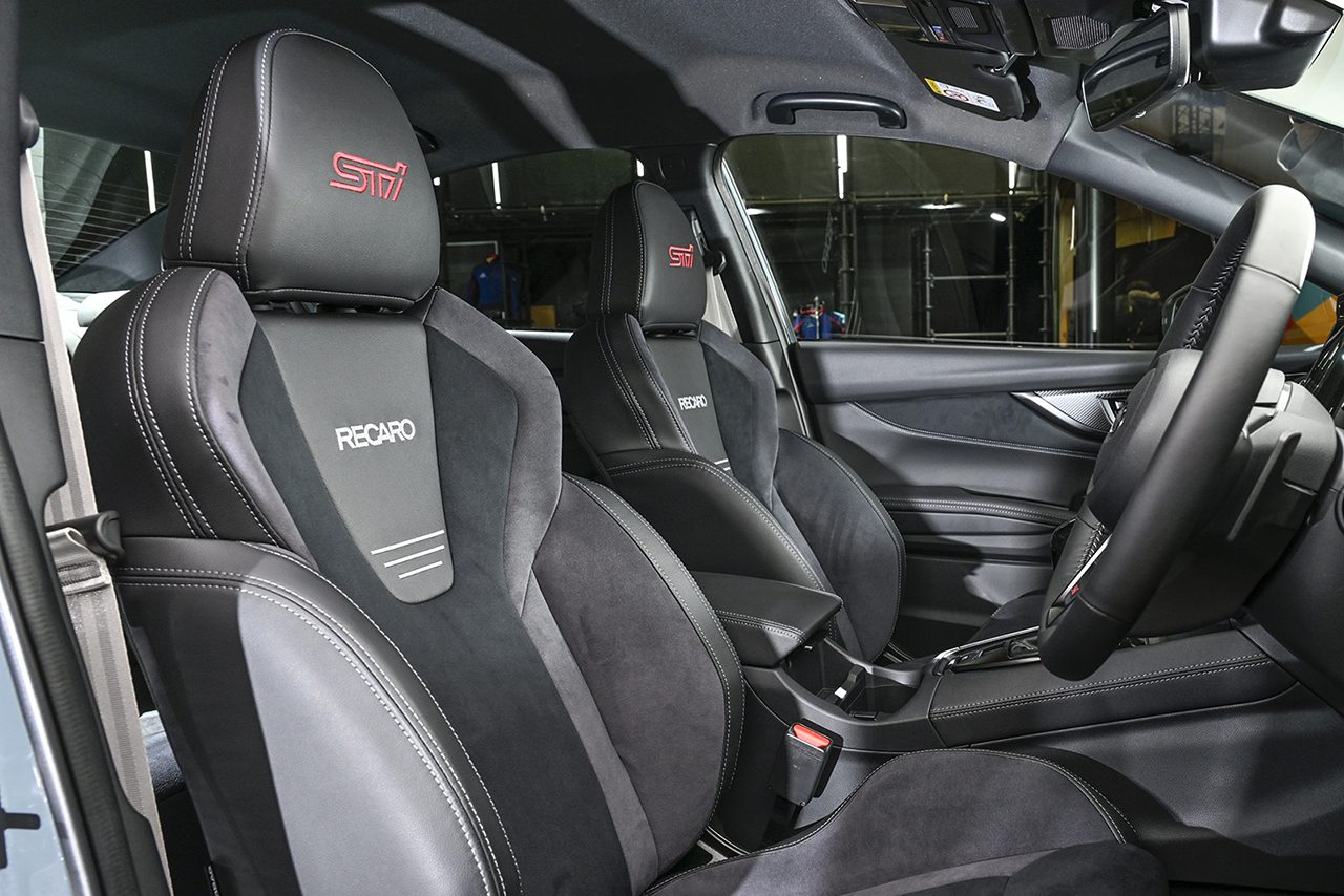 500台限定の特別仕様車『WRX S4 STI Sport♯』インテリア | autosport web