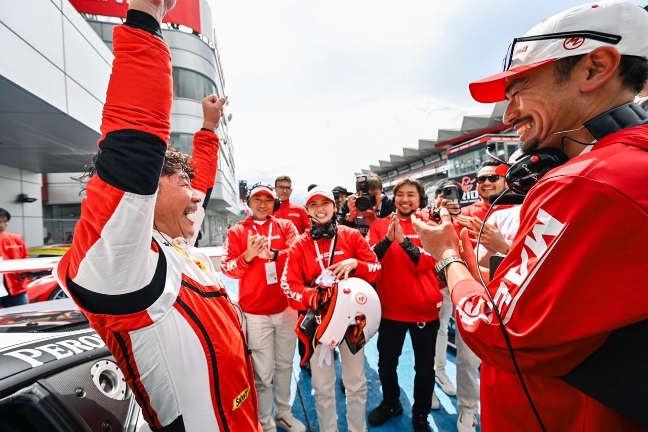 レーシングドライバー前澤友作、フェラーリ・チャレンジのデビュー戦でクラス優勝＆3位の活躍 | autosport web