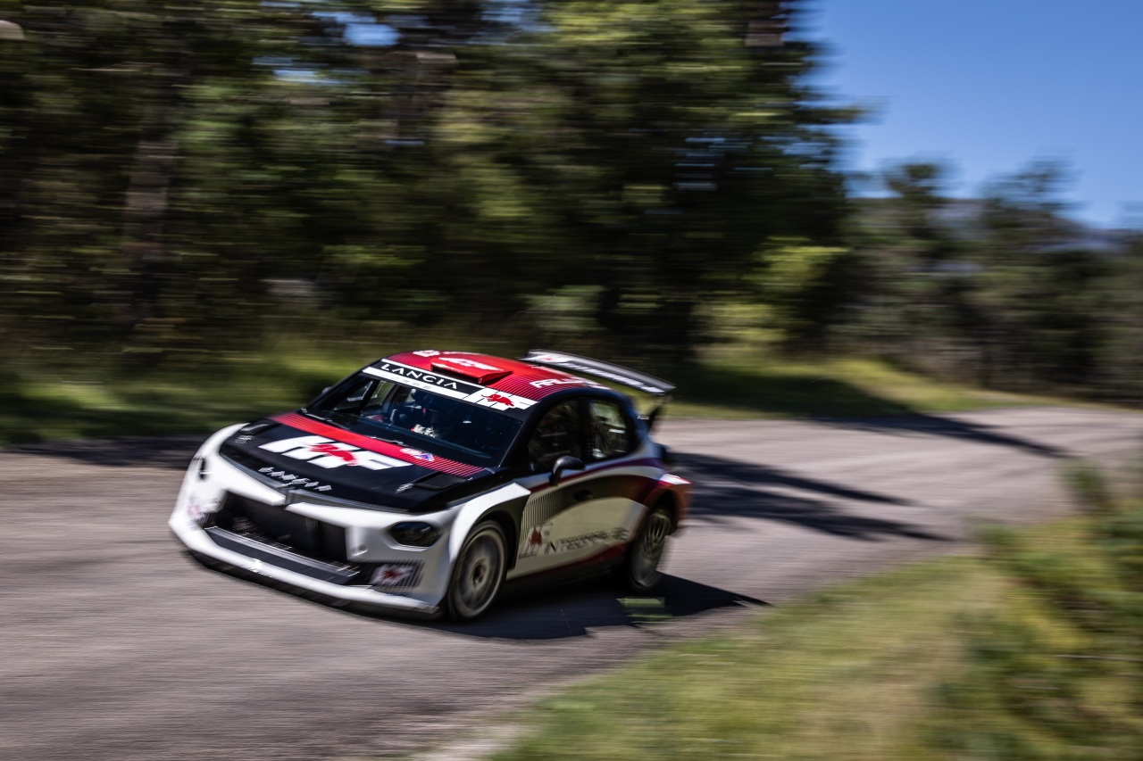 ランチアがWRC復帰か。噂のイプシロン・ラリー2 HFインテグラーレのデビューを公式発表 | autosport web