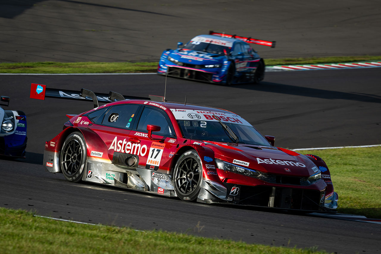 塚越広大と小出峻（Astemo CIVIC TYPE R-GT） | autosport web