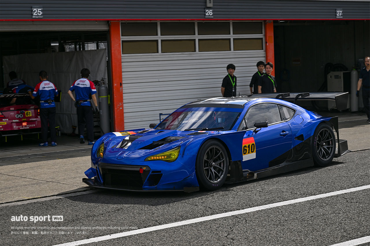 もてぎでのGTEテストに“謎のBRZ”が登場。車両名『STI S001』の目的は明かされず | autosport web